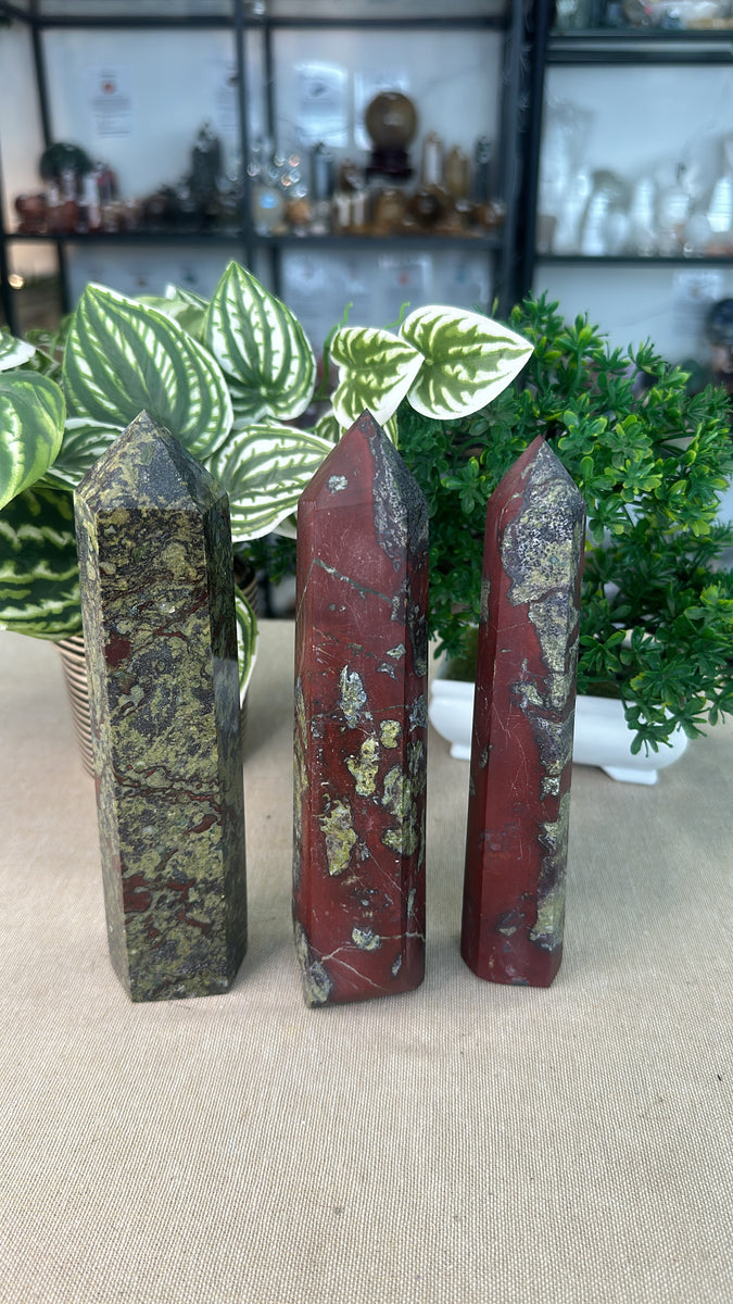 Dragon Blood Towers – Infinity Crystals by Moana