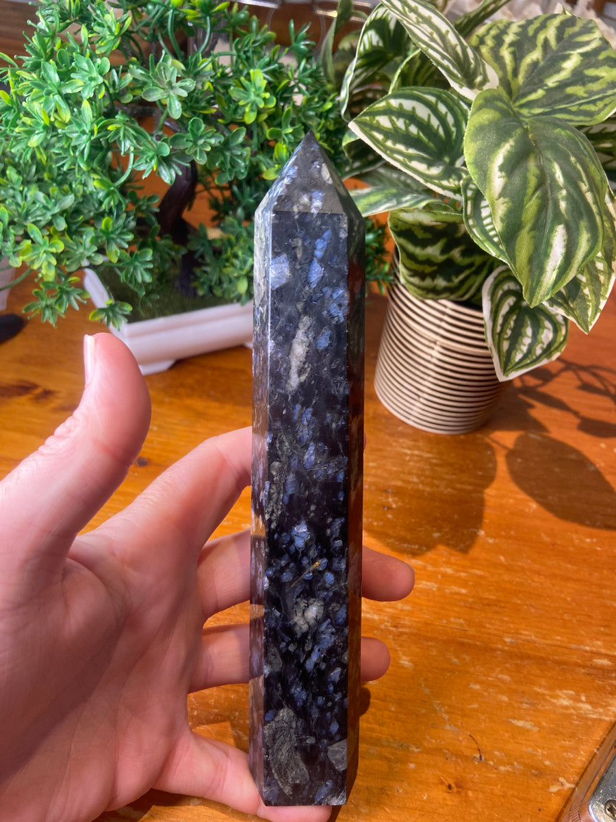 Que Sera Tower – Infinity Crystals by Moana